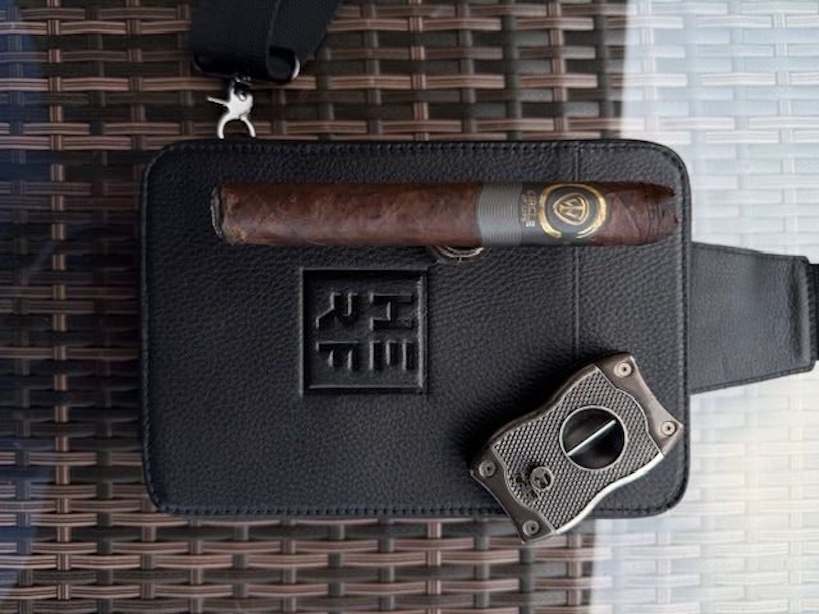 Herf Crossbody 2.0 Cigar Case - Club For Man